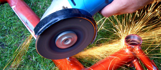 How to use an angle grinder - Step-by-step guide and video