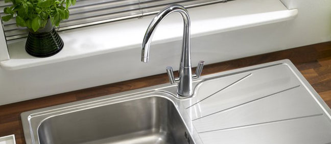 Leaking mixer tap - lets-do-diy.com