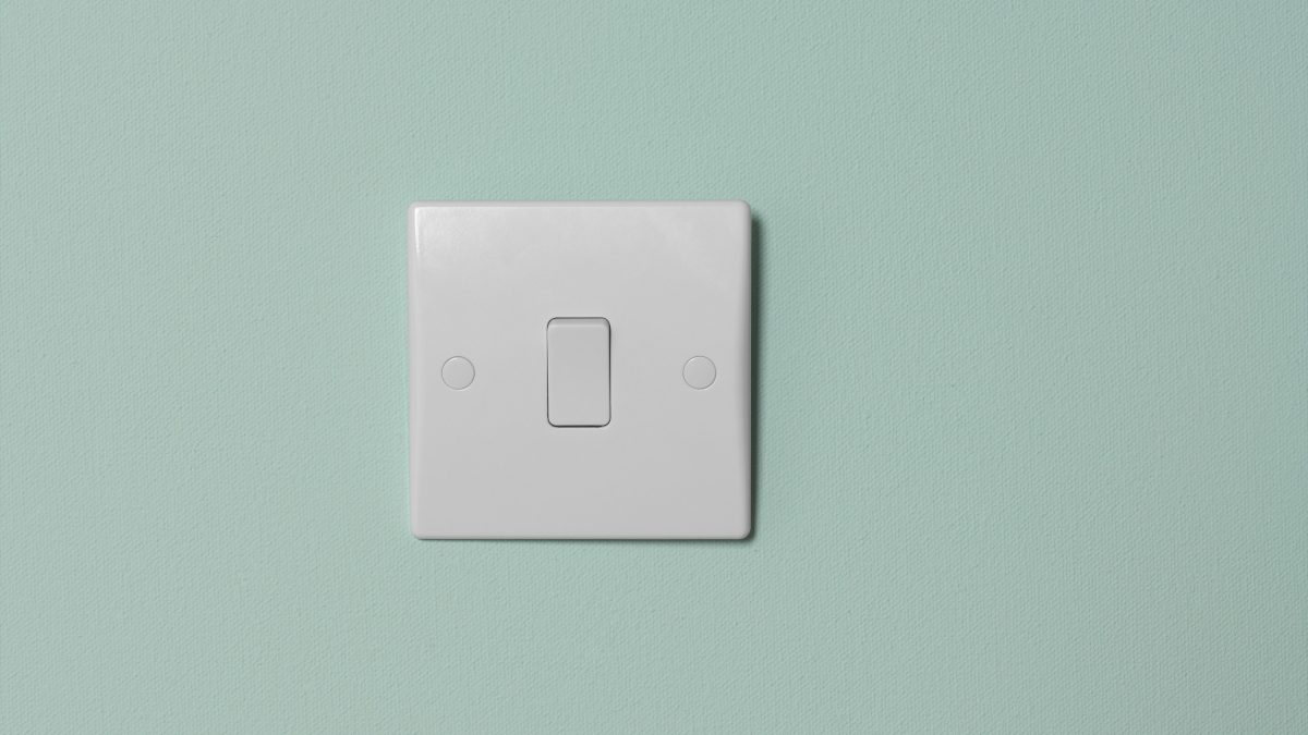 Wiring a light switch - Step-by-step guide and video
