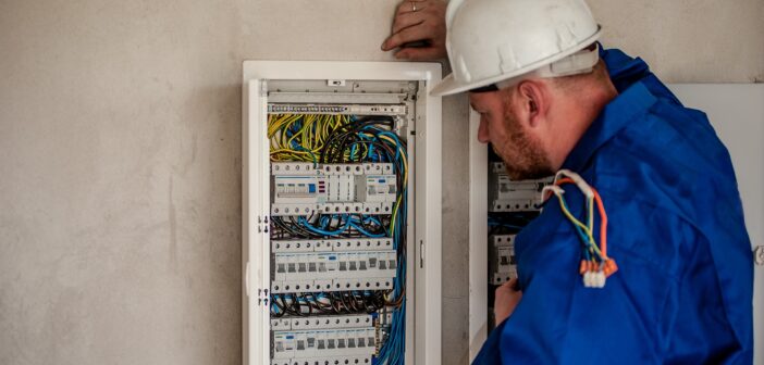 Average cost of an electrician - lets-do-diy.com