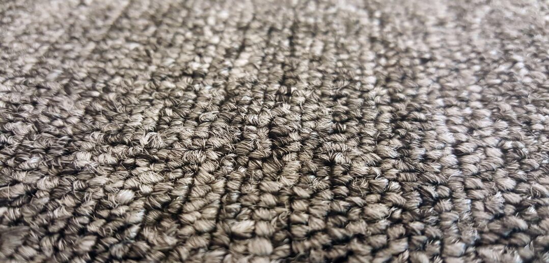 Carpet laying - lets-do-diy.com
