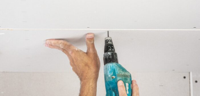 Fixing plasterboard to a stud wall - lets-do-diy.com